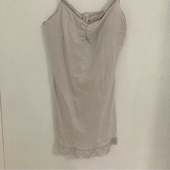 No Boundaries | Tops | Lace Trim White Tank Top Thrifted Paded White ...